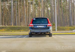 Pelēks Volvo V70 2014 Rīga, ar dzinēja tilpumu 2.00 L un nobraukumu 180 tūkst. km par 6390 €, foto 8 vietnē AUTOMOTO.COM.LV