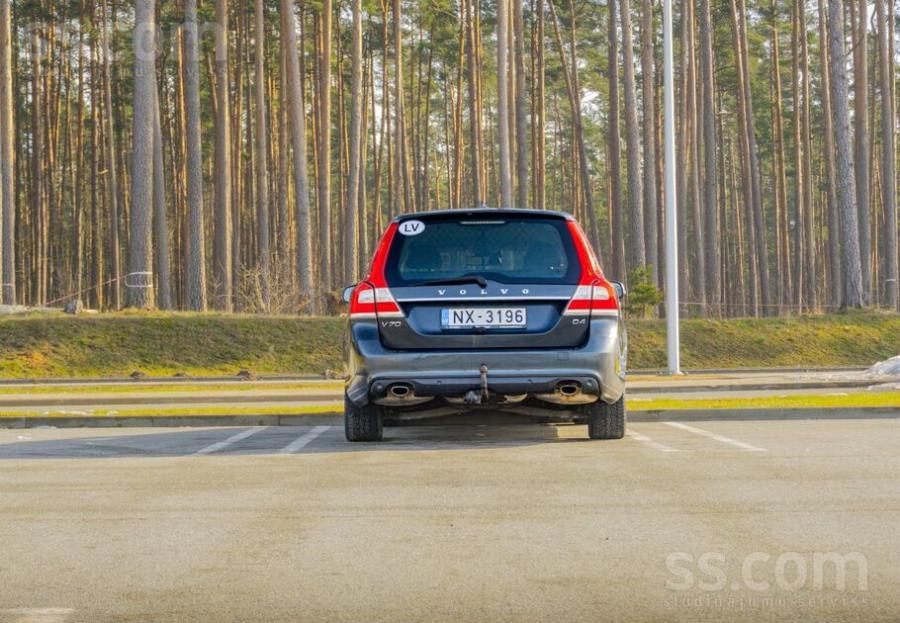 Pelēks Volvo V70 2014 Rīga, ar dzinēja tilpumu 2.00 L un nobraukumu 180 tūkst. km par 6390 €, foto 8 vietnē AUTOMOTO.COM.LV