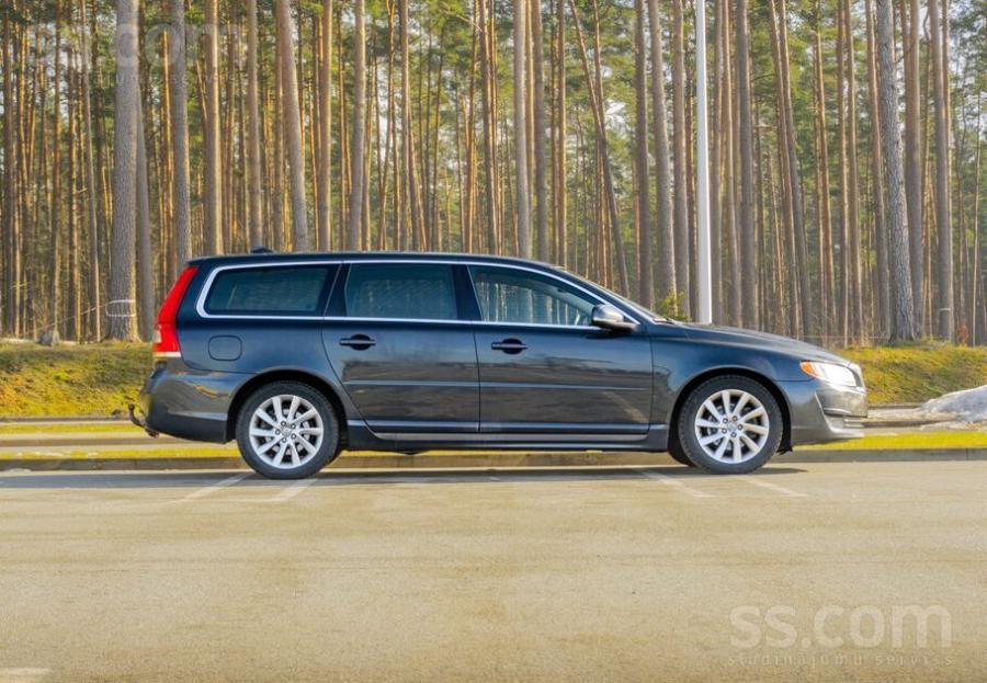 Pelēks Volvo V70 2014 Rīga, ar dzinēja tilpumu 2.00 L un nobraukumu 180 tūkst. km par 6390 €, foto 10 vietnē AUTOMOTO.COM.LV
