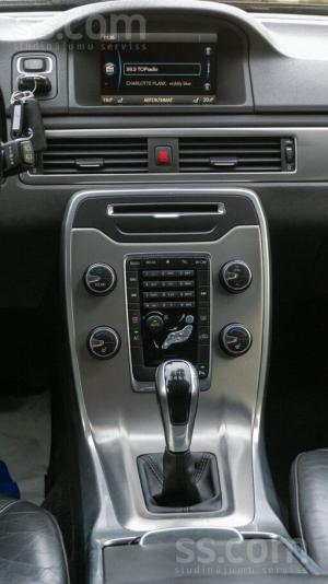 Pelēks Volvo V70 2014 Rīga, ar dzinēja tilpumu 2.00 L un nobraukumu 180 tūkst. km par 6390 €, foto 14 vietnē AUTOMOTO.COM.LV