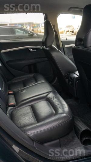 Pelēks Volvo V70 2014 Rīga, ar dzinēja tilpumu 2.00 L un nobraukumu 180 tūkst. km par 6390 €, foto 25 vietnē AUTOMOTO.COM.LV
