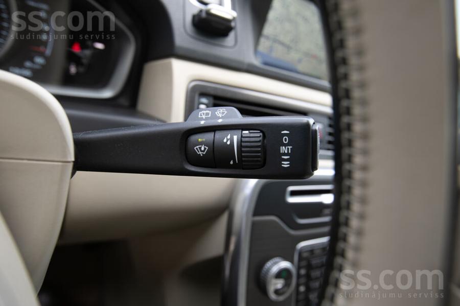Grey Volvo V70 2014 in Riga, with an engine capacity of 2.00 L and mileage of 263 thousand km for 6990 €, photo 13 on AUTOMOTO.COM.LV
