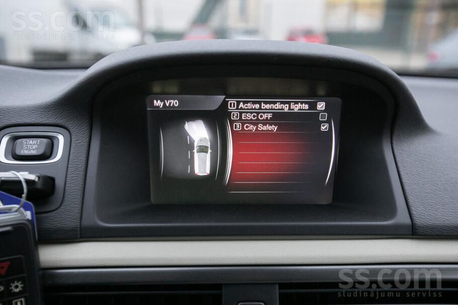 Grey Volvo V70 2014 in Riga, with an engine capacity of 2.00 L and mileage of 263 thousand km for 6990 €, photo 14 on AUTOMOTO.COM.LV