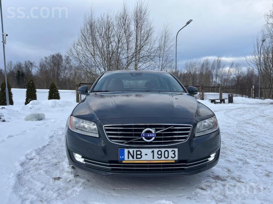 Grey Volvo V70 2014 in Riga, with an engine capacity of 2.00 L and mileage of 300 thousand km for 6700 €, photo 1 on AUTOMOTO.COM.LV