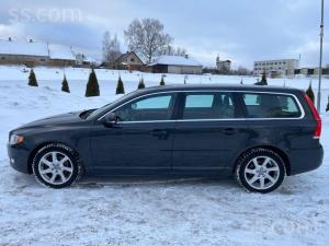 Grey Volvo V70 2014 in Riga, with an engine capacity of 2.00 L and mileage of 300 thousand km for 6700 €, photo 4 on AUTOMOTO.COM.LV