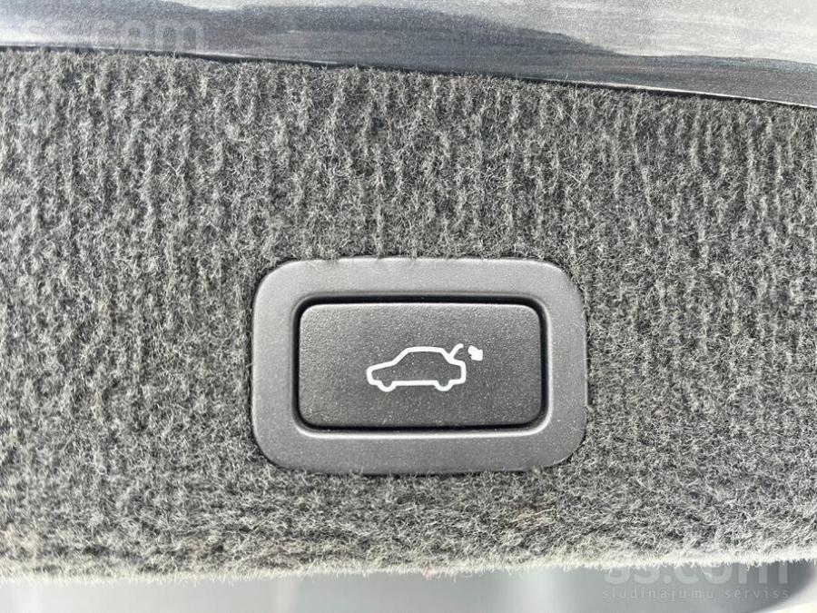 Grey Volvo V70 2014 in Riga, with an engine capacity of 2.00 L and mileage of 300 thousand km for 6700 €, photo 13 on AUTOMOTO.COM.LV