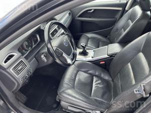 Grey Volvo V70 2014 in Riga, with an engine capacity of 2.00 L and mileage of 300 thousand km for 6700 €, photo 14 on AUTOMOTO.COM.LV