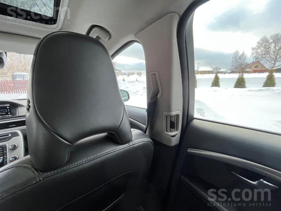 Grey Volvo V70 2014 in Riga, with an engine capacity of 2.00 L and mileage of 300 thousand km for 6700 €, photo 19 on AUTOMOTO.COM.LV