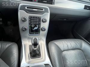 Grey Volvo V70 2014 in Riga, with an engine capacity of 2.00 L and mileage of 300 thousand km for 6700 €, photo 22 on AUTOMOTO.COM.LV