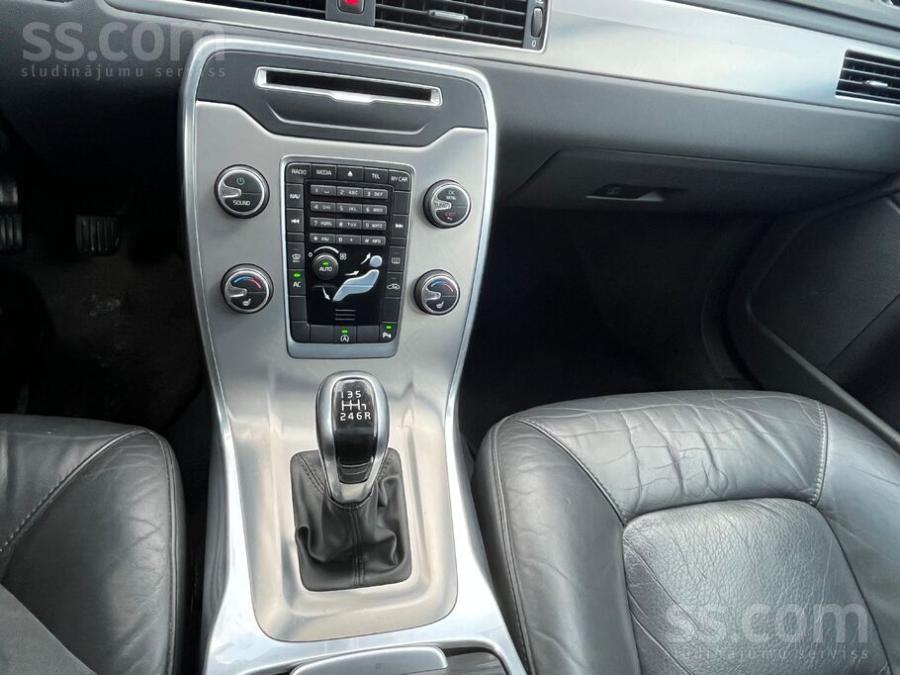 Grey Volvo V70 2014 in Riga, with an engine capacity of 2.00 L and mileage of 300 thousand km for 6700 €, photo 22 on AUTOMOTO.COM.LV