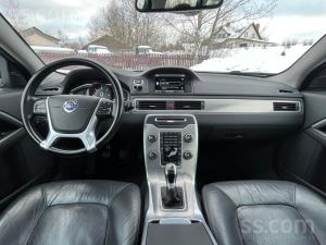 Grey Volvo V70 2014 in Riga, with an engine capacity of 2.00 L and mileage of 300 thousand km for 6700 €, photo 26 on AUTOMOTO.COM.LV