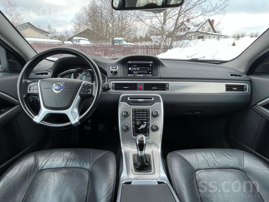 Grey Volvo V70 2014 in Riga, with an engine capacity of 2.00 L and mileage of 300 thousand km for 6700 €, photo 26 on AUTOMOTO.COM.LV