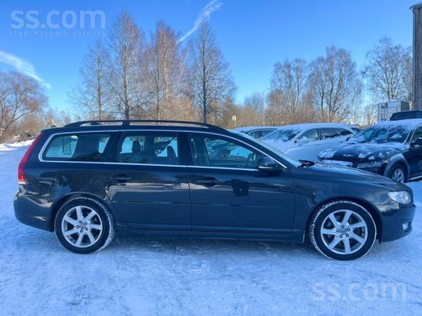 Pelēks Volvo V70 2014 Kuldīga, ar dzinēja tilpumu 2.40 L un nobraukumu 296 tūkst. km par 8390 €, foto 6 vietnē AUTOMOTO.COM.LV
