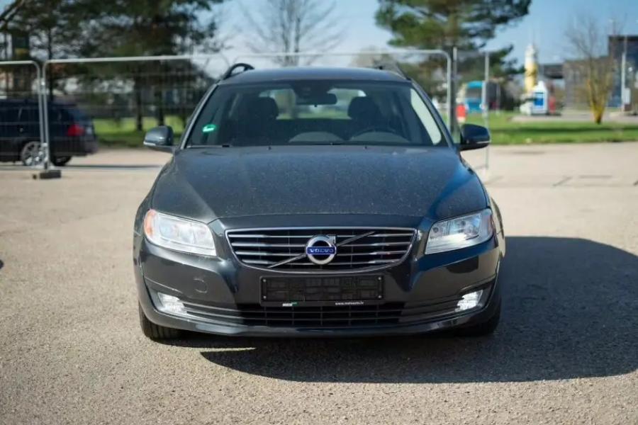 Pelēks Volvo V70 2014 Liepāja, ar dzinēja tilpumu 1.60 L un nobraukumu 285 tūkst. km par 9950 €, foto 7 vietnē AUTOMOTO.COM.LV