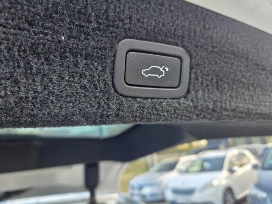 Grey Volvo V70 2014 in Jelgava, with an engine capacity of 2.00 L and mileage of 325 thousand km for 7200 €, photo 16 on AUTOMOTO.COM.LV