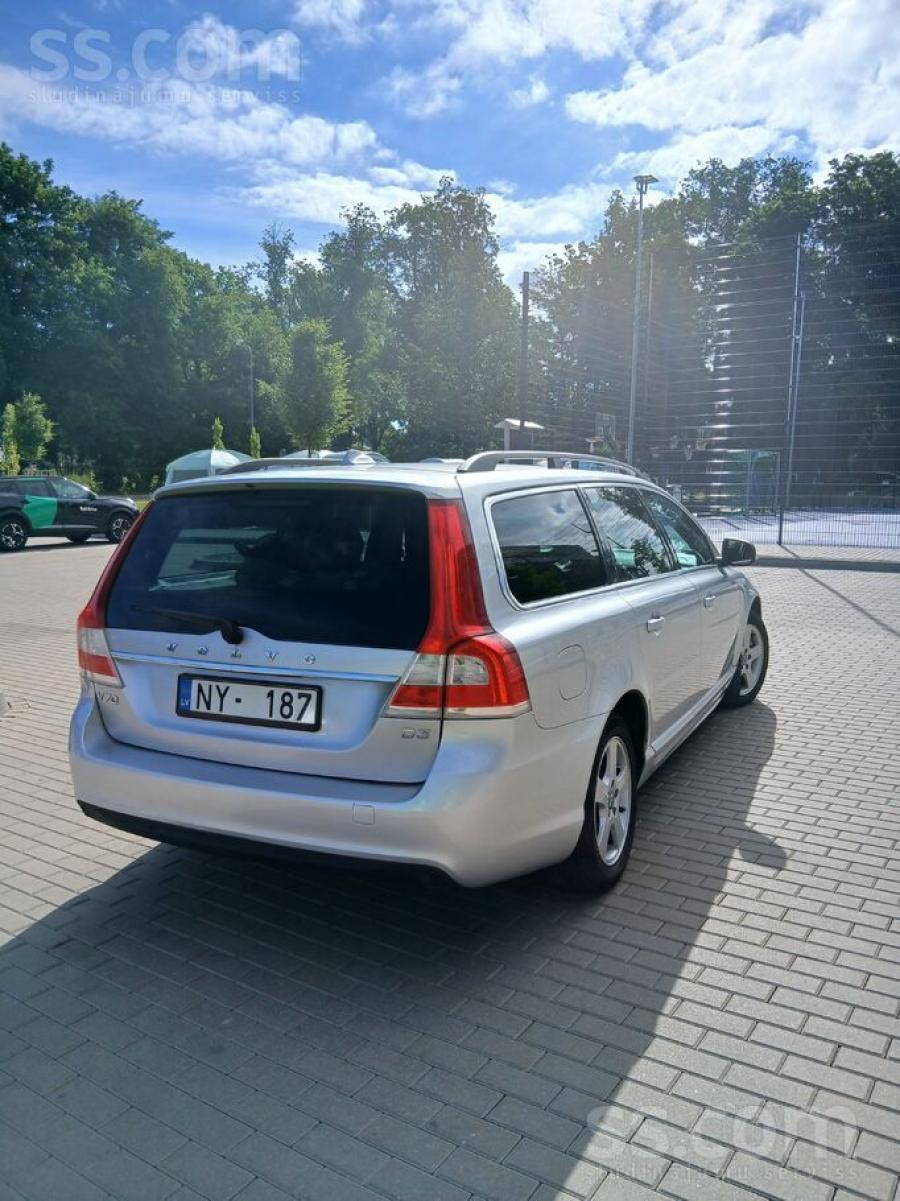Pelēks Volvo V70 2014 Rīga, ar dzinēja tilpumu 2.00 L un nobraukumu 252 tūkst. km par 6500 €, foto 5 vietnē AUTOMOTO.COM.LV