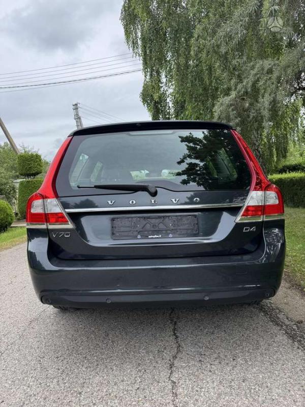 Pelēks Volvo V70 2014 Alīta, ar dzinēja tilpumu 2.00 L un nobraukumu 267 tūkst. km par 5900 €, foto 8 vietnē AUTOMOTO.COM.LV