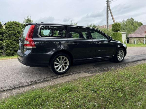 Pelēks Volvo V70 2014 Alīta, ar dzinēja tilpumu 2.00 L un nobraukumu 267 tūkst. km par 5900 €, foto 10 vietnē AUTOMOTO.COM.LV