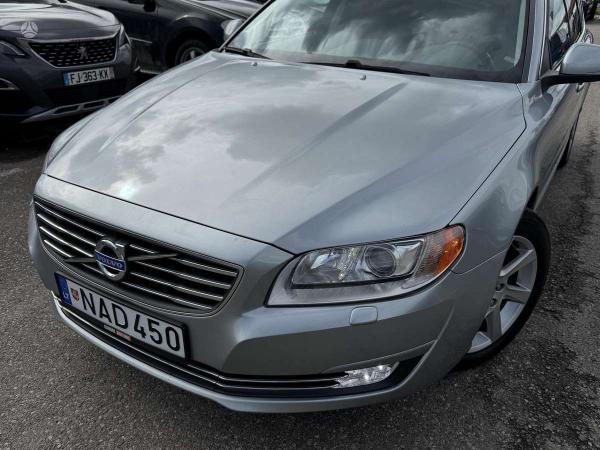 Grey Volvo V70 2014 in Vilnius, with an engine capacity of 1.97 L and mileage of 317 thousand km for 5490 €, photo 4 on AUTOMOTO.COM.LV