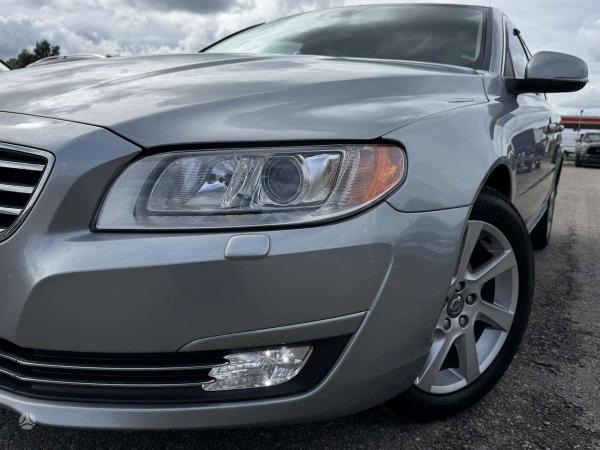 Grey Volvo V70 2014 in Vilnius, with an engine capacity of 1.97 L and mileage of 317 thousand km for 5490 €, photo 5 on AUTOMOTO.COM.LV