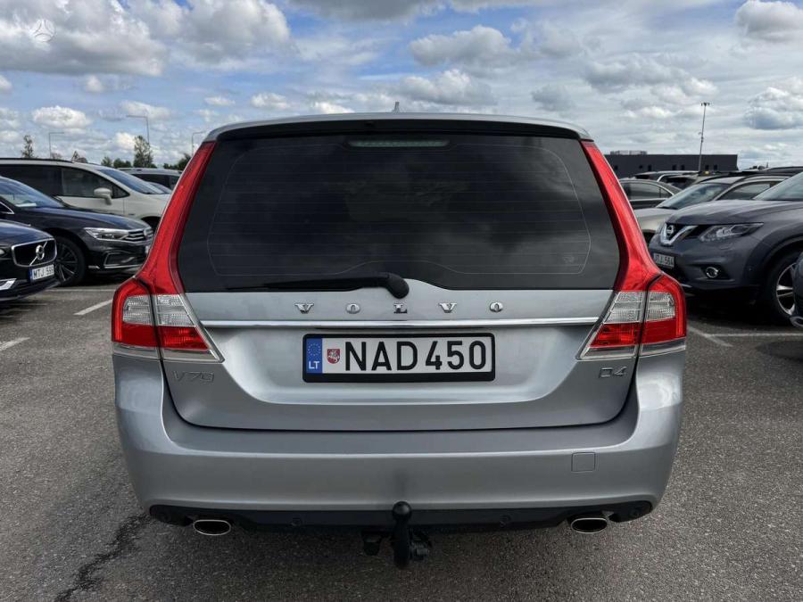 Grey Volvo V70 2014 in Vilnius, with an engine capacity of 1.97 L and mileage of 317 thousand km for 5490 €, photo 8 on AUTOMOTO.COM.LV