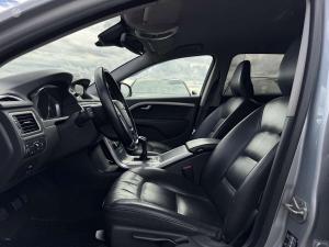 Grey Volvo V70 2014 in Vilnius, with an engine capacity of 1.97 L and mileage of 317 thousand km for 5490 €, photo 13 on AUTOMOTO.COM.LV