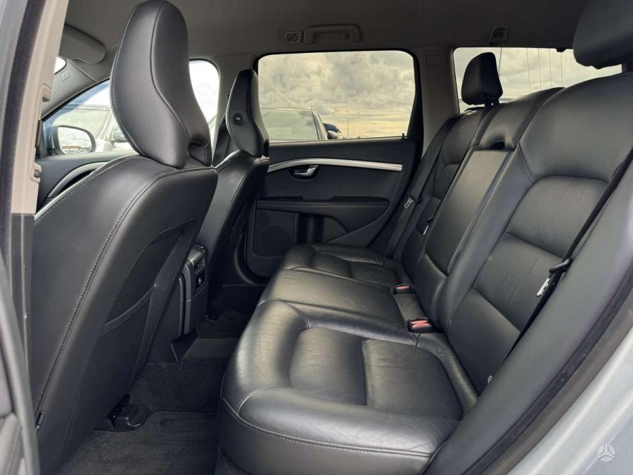 Grey Volvo V70 2014 in Vilnius, with an engine capacity of 1.97 L and mileage of 317 thousand km for 5490 €, photo 16 on AUTOMOTO.COM.LV