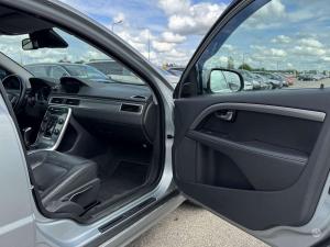 Grey Volvo V70 2014 in Vilnius, with an engine capacity of 1.97 L and mileage of 317 thousand km for 5490 €, photo 18 on AUTOMOTO.COM.LV