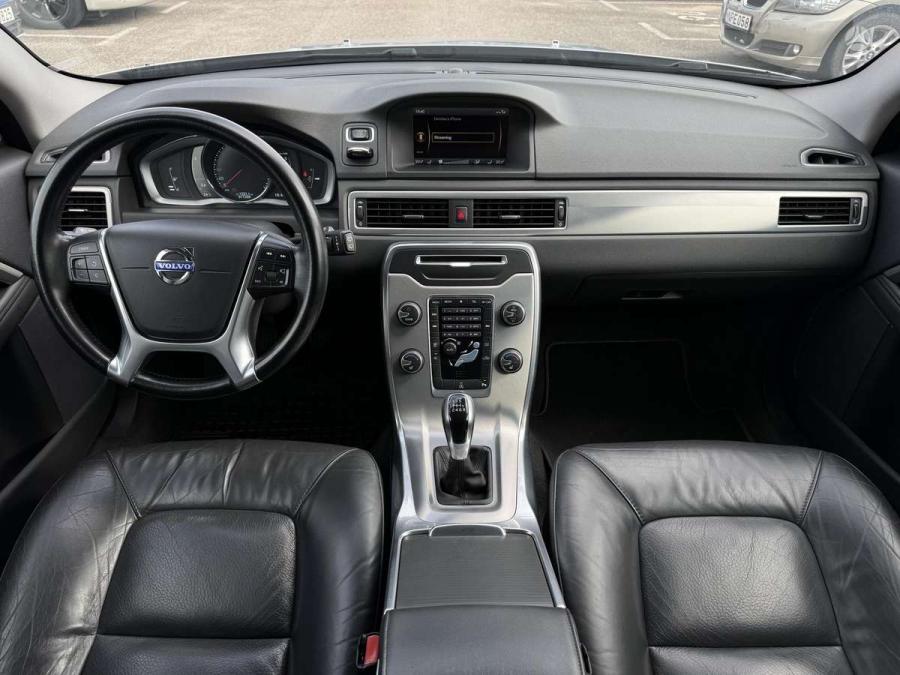 Grey Volvo V70 2014 in Vilnius, with an engine capacity of 1.97 L and mileage of 317 thousand km for 5490 €, photo 21 on AUTOMOTO.COM.LV