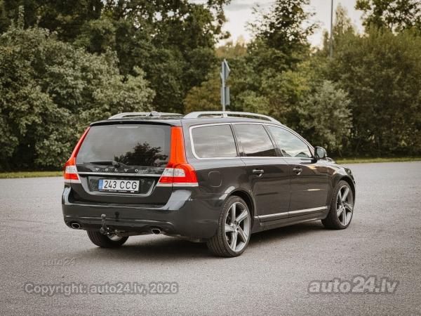 Pelēks Volvo V70 2014 Valga, ar dzinēja tilpumu 2.00 L un nobraukumu 310 tūkst. km par 8000 €, foto 3 vietnē AUTOMOTO.COM.LV