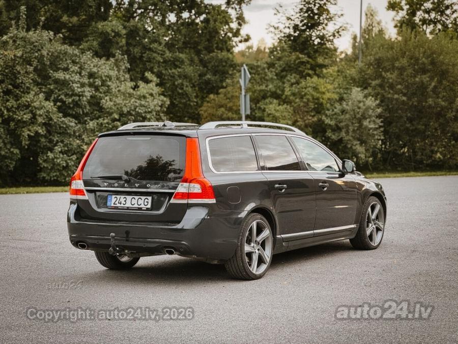 Grey Volvo V70 2014 in Valga, with an engine capacity of 2.00 L and mileage of 310 thousand km for 8000 €, photo 4 on AUTOMOTO.COM.LV