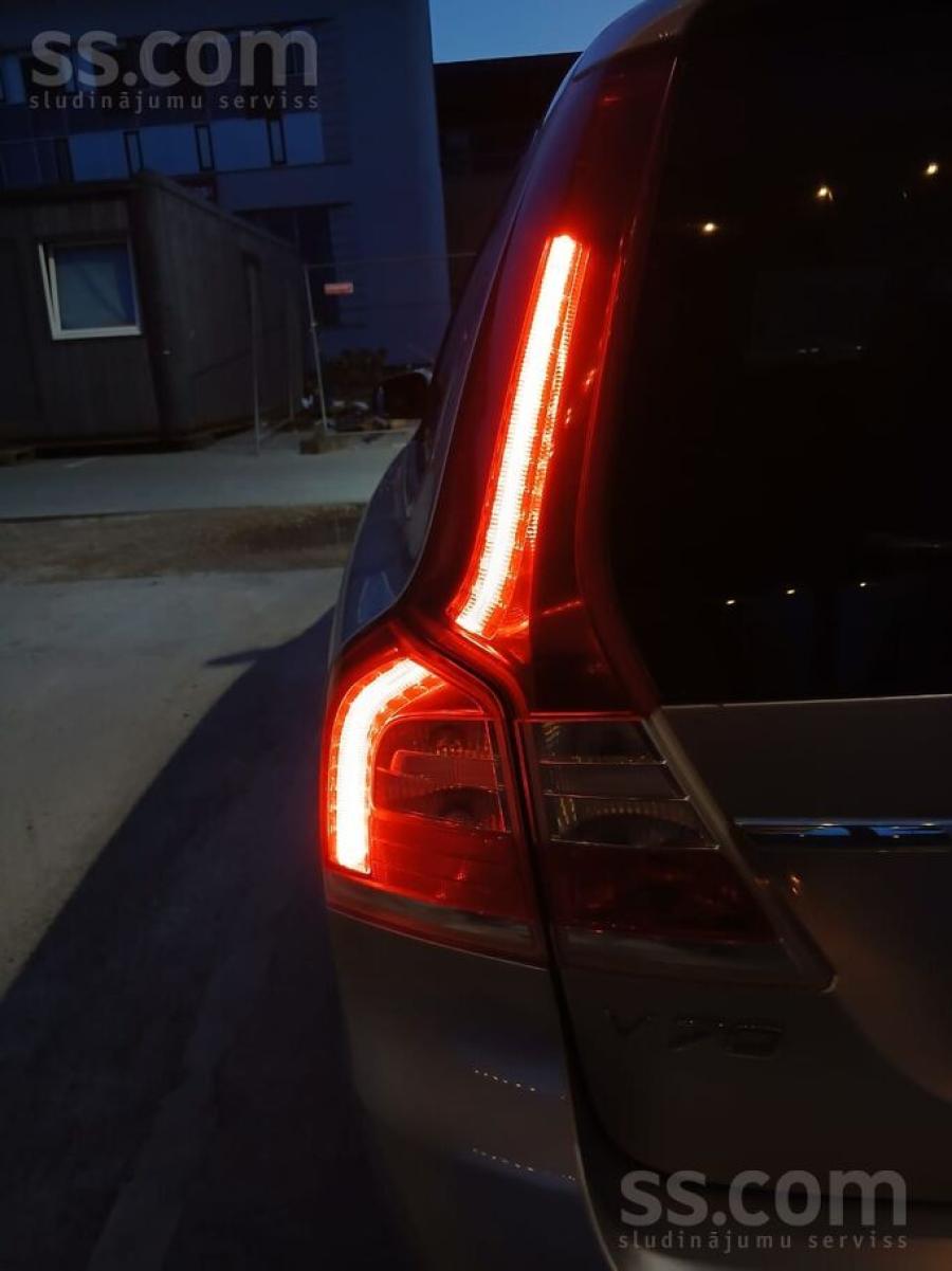 Pelēks Volvo V70 2014 Rīga, ar dzinēja tilpumu 2.00 L un nobraukumu 252 tūkst. km par 6500 €, foto 11 vietnē AUTOMOTO.COM.LV