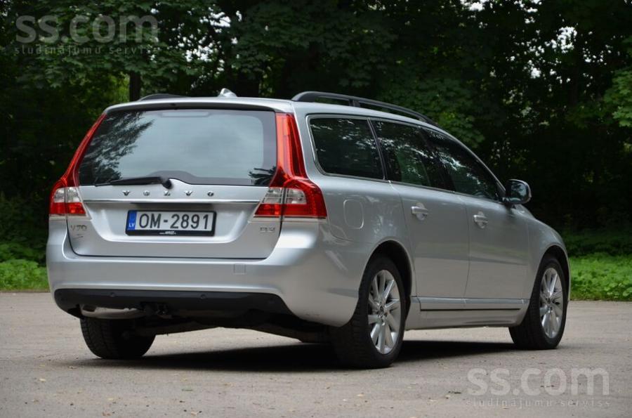 Grey Volvo V70 2014 in Riga, with an engine capacity of 2.00 L and mileage of 335 thousand km for 7790 €, photo 10 on AUTOMOTO.COM.LV