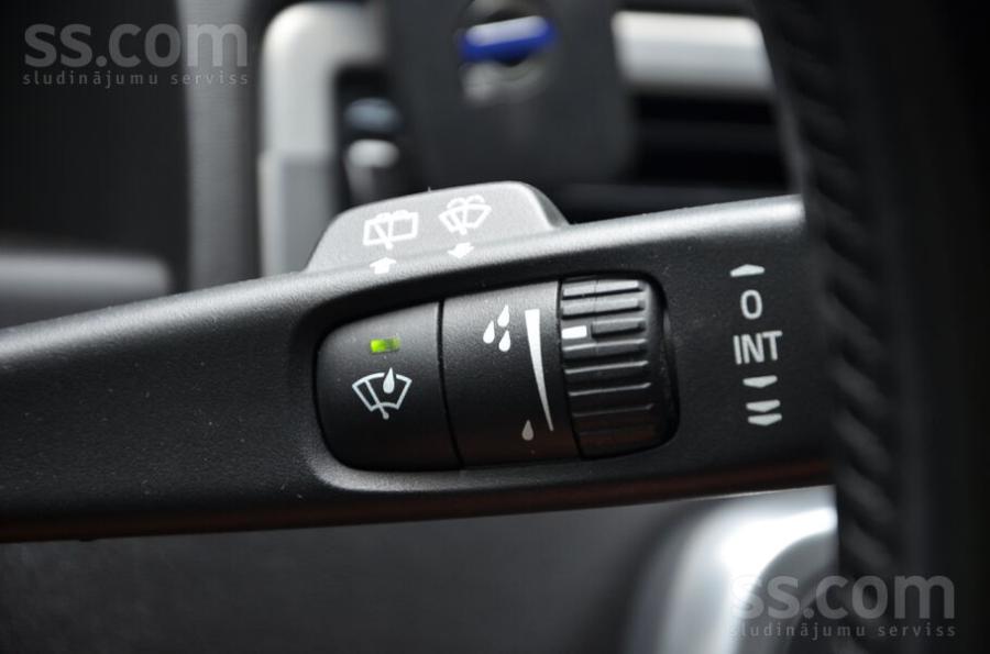 Grey Volvo V70 2014 in Riga, with an engine capacity of 2.00 L and mileage of 335 thousand km for 7790 €, photo 26 on AUTOMOTO.COM.LV