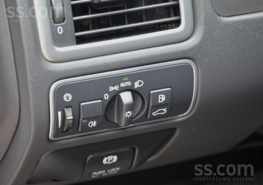 Grey Volvo V70 2014 in Riga, with an engine capacity of 2.00 L and mileage of 335 thousand km for 7790 €, photo 29 on AUTOMOTO.COM.LV