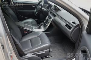 Grey Volvo V70 2014 in Riga, with an engine capacity of 2.00 L and mileage of 335 thousand km for 7790 €, photo 31 on AUTOMOTO.COM.LV
