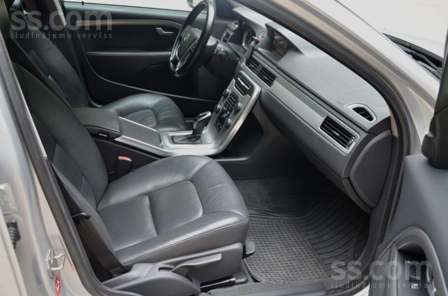 Grey Volvo V70 2014 in Riga, with an engine capacity of 2.00 L and mileage of 335 thousand km for 7790 €, photo 31 on AUTOMOTO.COM.LV