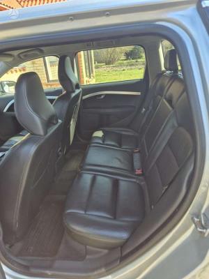Grey Volvo V70 2014 in Joniskis, with an engine capacity of 1.98 L and mileage of 332 thousand km for 6700 €, photo 12 on AUTOMOTO.COM.LV