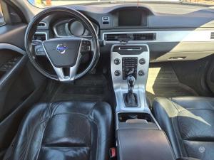 Grey Volvo V70 2014 in Joniskis, with an engine capacity of 1.98 L and mileage of 332 thousand km for 6700 €, photo 15 on AUTOMOTO.COM.LV