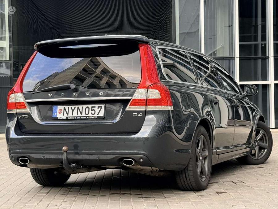 Grey Volvo V70 2014 in Vilnius, with an engine capacity of 1.97 L and mileage of 291 thousand km for 6490 €, photo 8 on AUTOMOTO.COM.LV