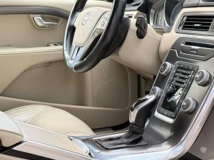 Grey Volvo V70 2014 in Vilnius, with an engine capacity of 1.97 L and mileage of 291 thousand km for 6490 €, photo 13 on AUTOMOTO.COM.LV