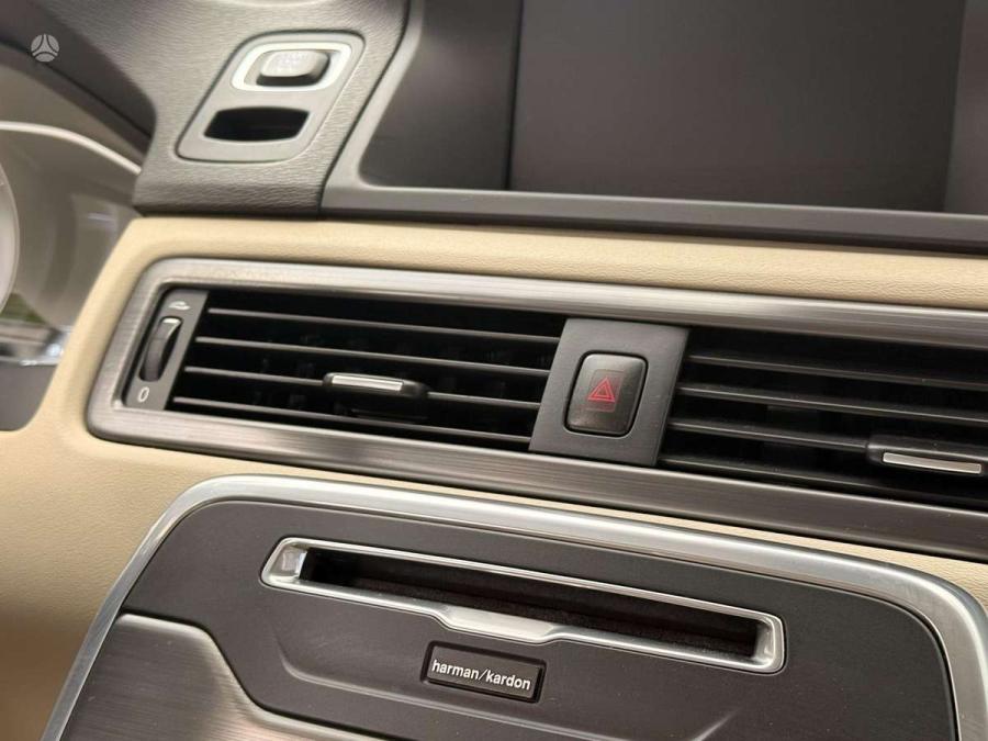 Grey Volvo V70 2014 in Vilnius, with an engine capacity of 1.97 L and mileage of 291 thousand km for 6490 €, photo 18 on AUTOMOTO.COM.LV