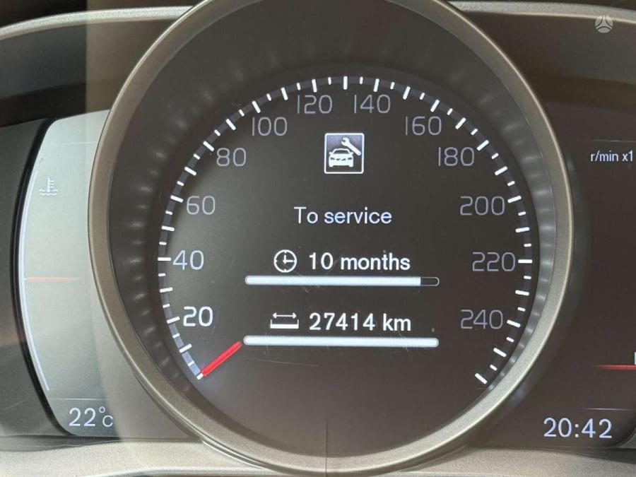 Grey Volvo V70 2014 in Vilnius, with an engine capacity of 1.97 L and mileage of 291 thousand km for 6490 €, photo 23 on AUTOMOTO.COM.LV