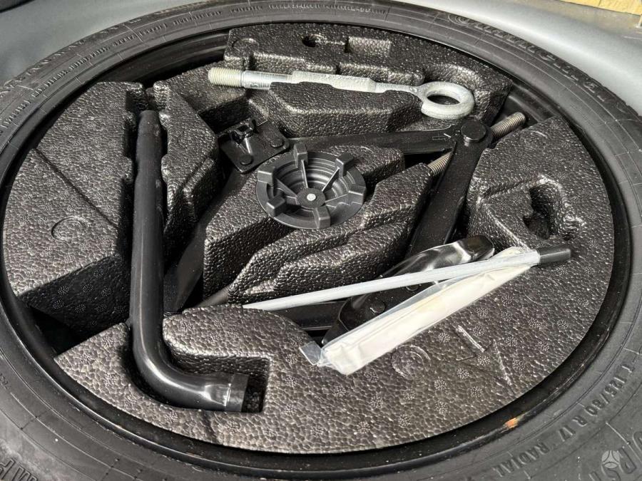 Grey Volvo V70 2014 in Vilnius, with an engine capacity of 1.97 L and mileage of 291 thousand km for 6490 €, photo 26 on AUTOMOTO.COM.LV
