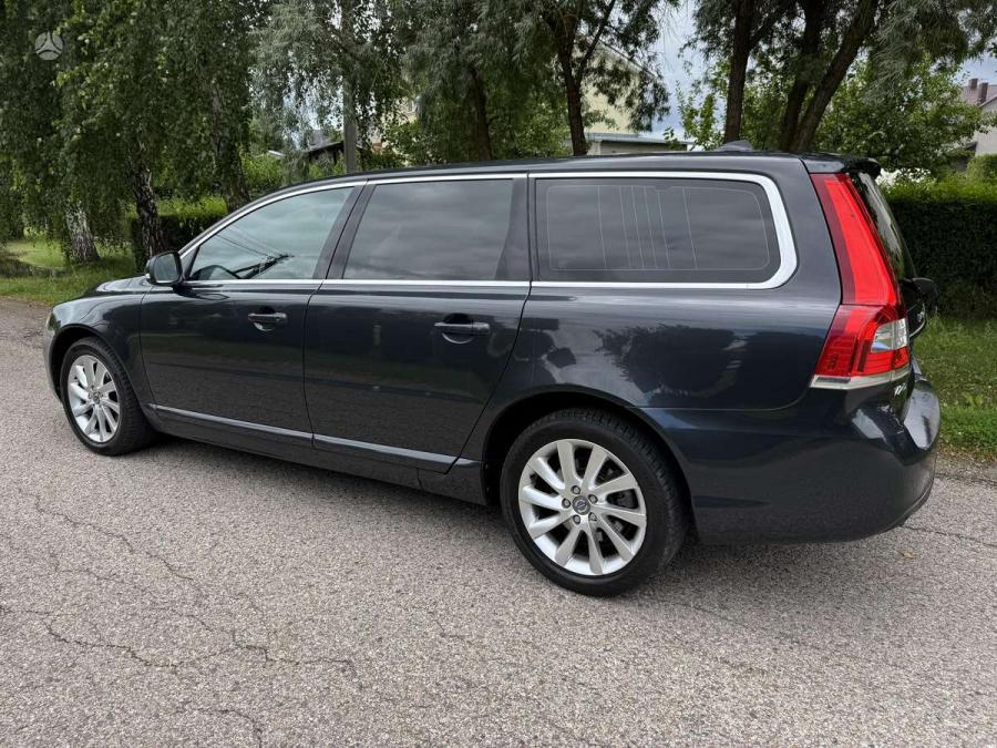 Grey Volvo V70 2014 in Alytus, with an engine capacity of 1.98 L and mileage of 265 thousand km for 6200 €, photo 7 on AUTOMOTO.COM.LV