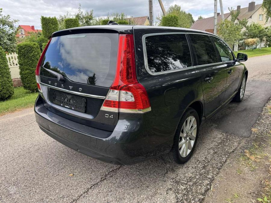 Grey Volvo V70 2014 in Alytus, with an engine capacity of 1.98 L and mileage of 265 thousand km for 6200 €, photo 10 on AUTOMOTO.COM.LV