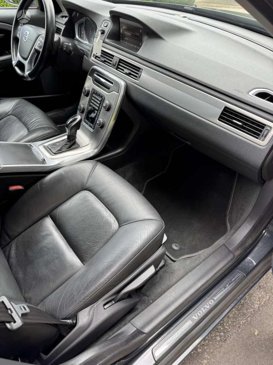 Grey Volvo V70 2014 in Alytus, with an engine capacity of 1.98 L and mileage of 265 thousand km for 6200 €, photo 15 on AUTOMOTO.COM.LV