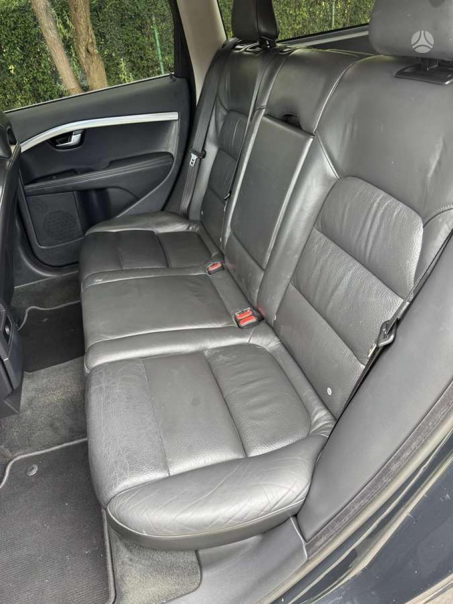 Grey Volvo V70 2014 in Alytus, with an engine capacity of 1.98 L and mileage of 265 thousand km for 6200 €, photo 16 on AUTOMOTO.COM.LV