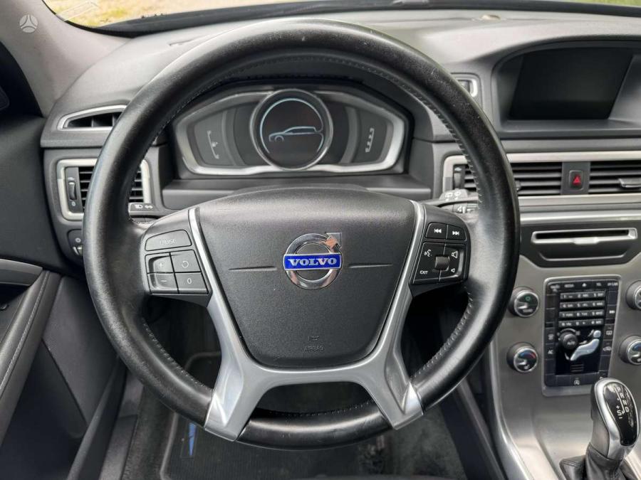 Grey Volvo V70 2014 in Alytus, with an engine capacity of 1.98 L and mileage of 265 thousand km for 6200 €, photo 19 on AUTOMOTO.COM.LV