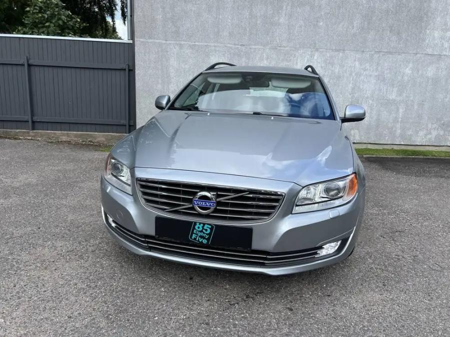 Grey Volvo V70 2014 in Liepaja, with an engine capacity of 1.60 L and mileage of 265 thousand km for 6250 €, photo 1 on AUTOMOTO.COM.LV